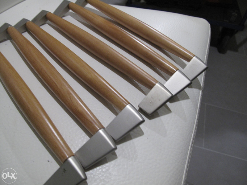 RUCKE ZA NAMJESTAJ - Namještaj po mjeri - OLX.ba