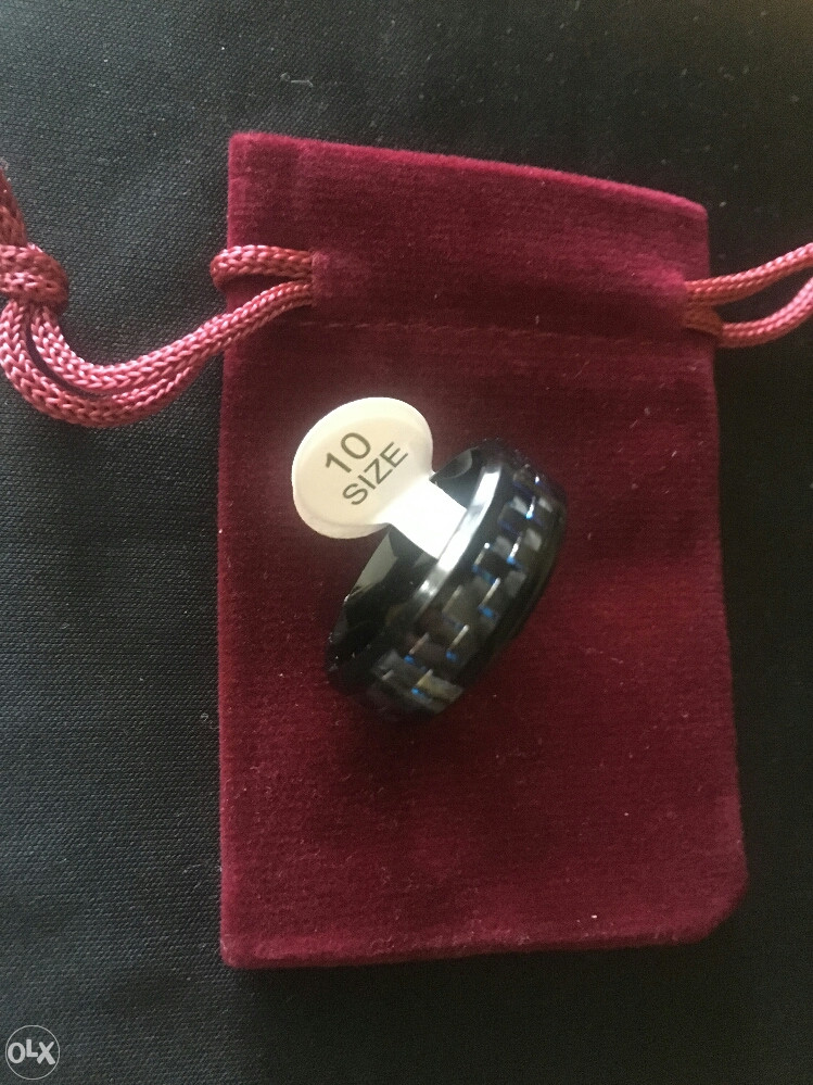 Prsten muski karbonska vlakna 1x - Prstenje - OLX.ba