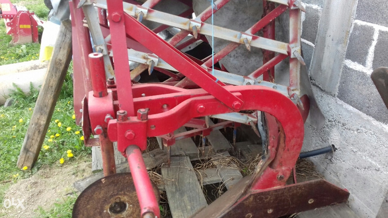 PLUG ZA TRAKTOR JEDNOBRAZNI - Plugovi - OLX.ba