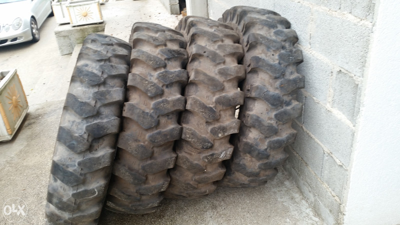 Gume 10 -20 Za bager - Gume - OLX.ba