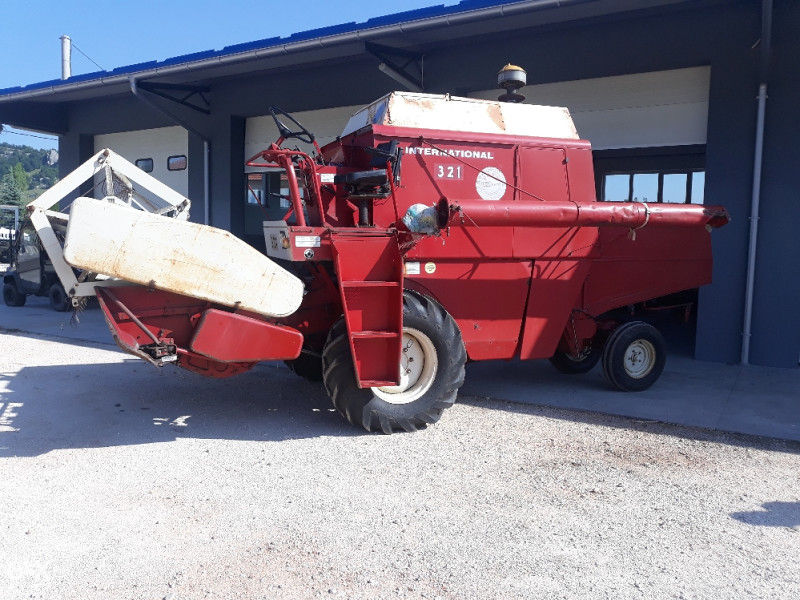 Kombajn International IHC 321 Kombajn za žito Traktor - Kombajn - OLX.ba