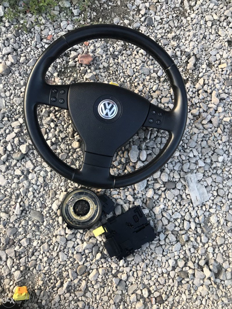 VOLAN SA KOMANDAMA AIRBAG MULTIFUNKCIJE PASSAT 6 GOLF 5 - Volani - OLX.ba