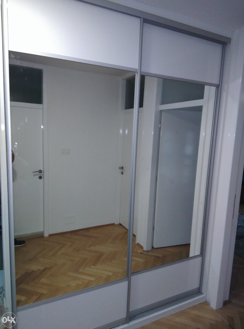 ORMAR AMERIČKI PLAKAR ZA HODNIK - Plakari - OLX.ba