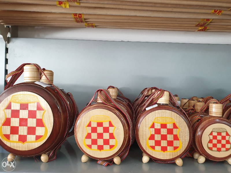 PLOSKE ZA RAKIJU VINO OD DRVETA - Flaše/Boce/Tegle - OLX.ba