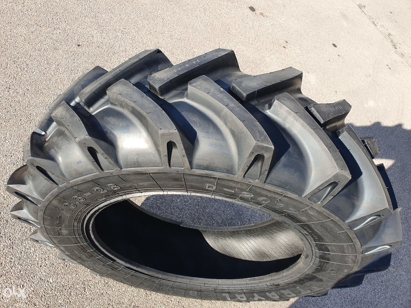 13,6-28 Gume za traktor - Gume i felge za traktore - OLX.ba
