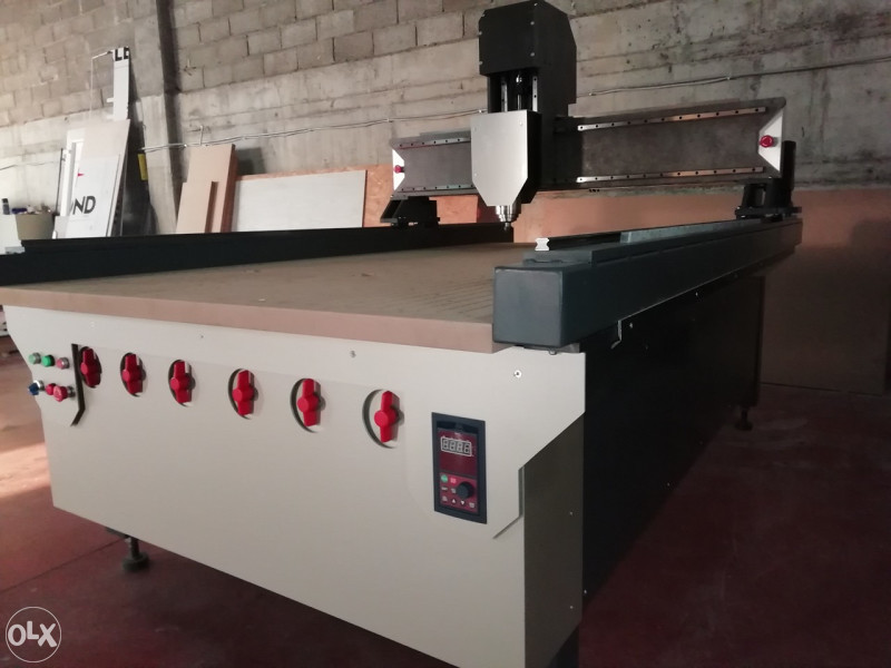 CNC masina, glodalica, router za obradu drveta - Strug/Glodalice ...
