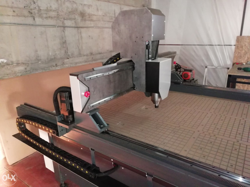 CNC masina, glodalica, router za obradu drveta - Strug/Glodalice ...