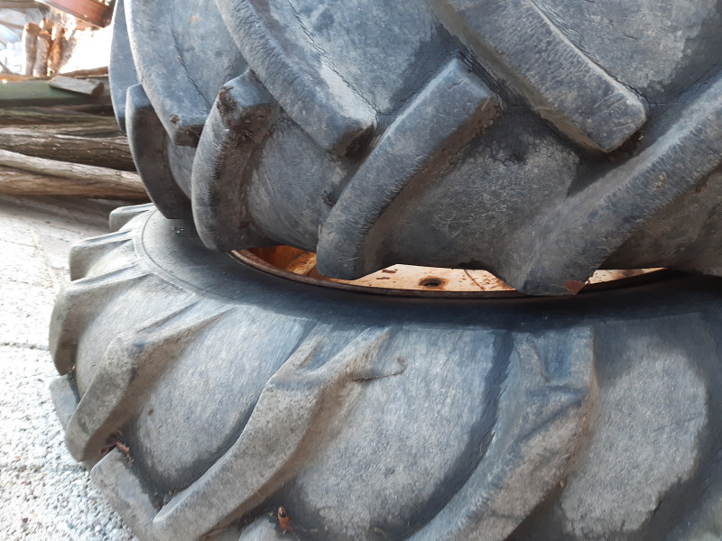 Traktorske gume - Gume i felge za traktore - OLX.ba