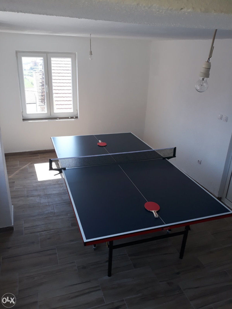 Sto (stol) za stoni tenis s točkićima (ping pong) - Stolovi - OLX.ba