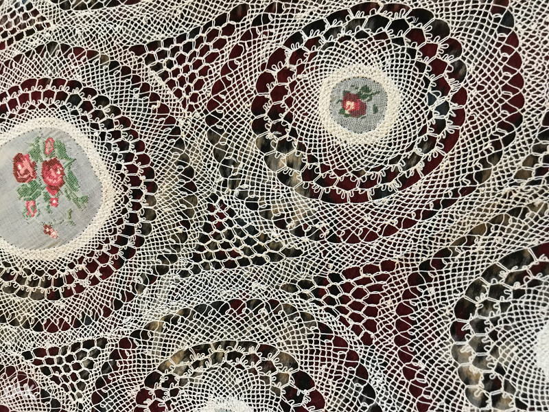 Keranje ručni rad - Dekorativni stolnjaci - OLX.ba